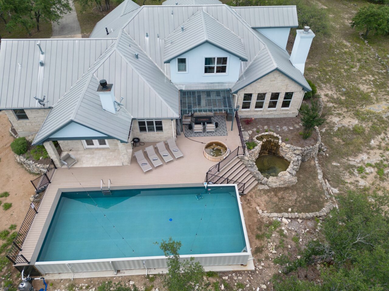 Spicewood Lodge - The Highland Lakes of Burnet County Texas