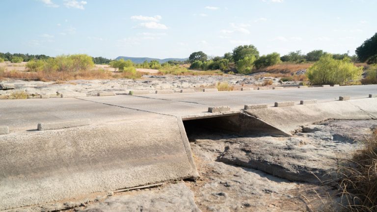 No flow in the Llano River - DailyTrib.com