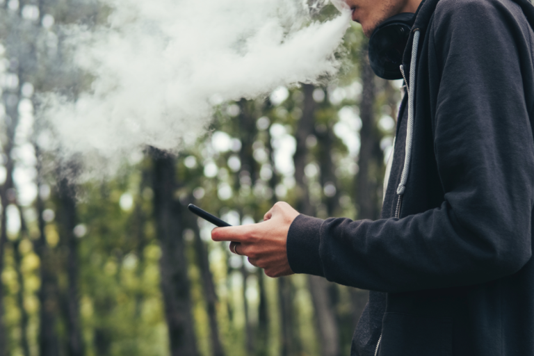 Marble Falls passes smoking/vaping ban in parks - DailyTrib.com