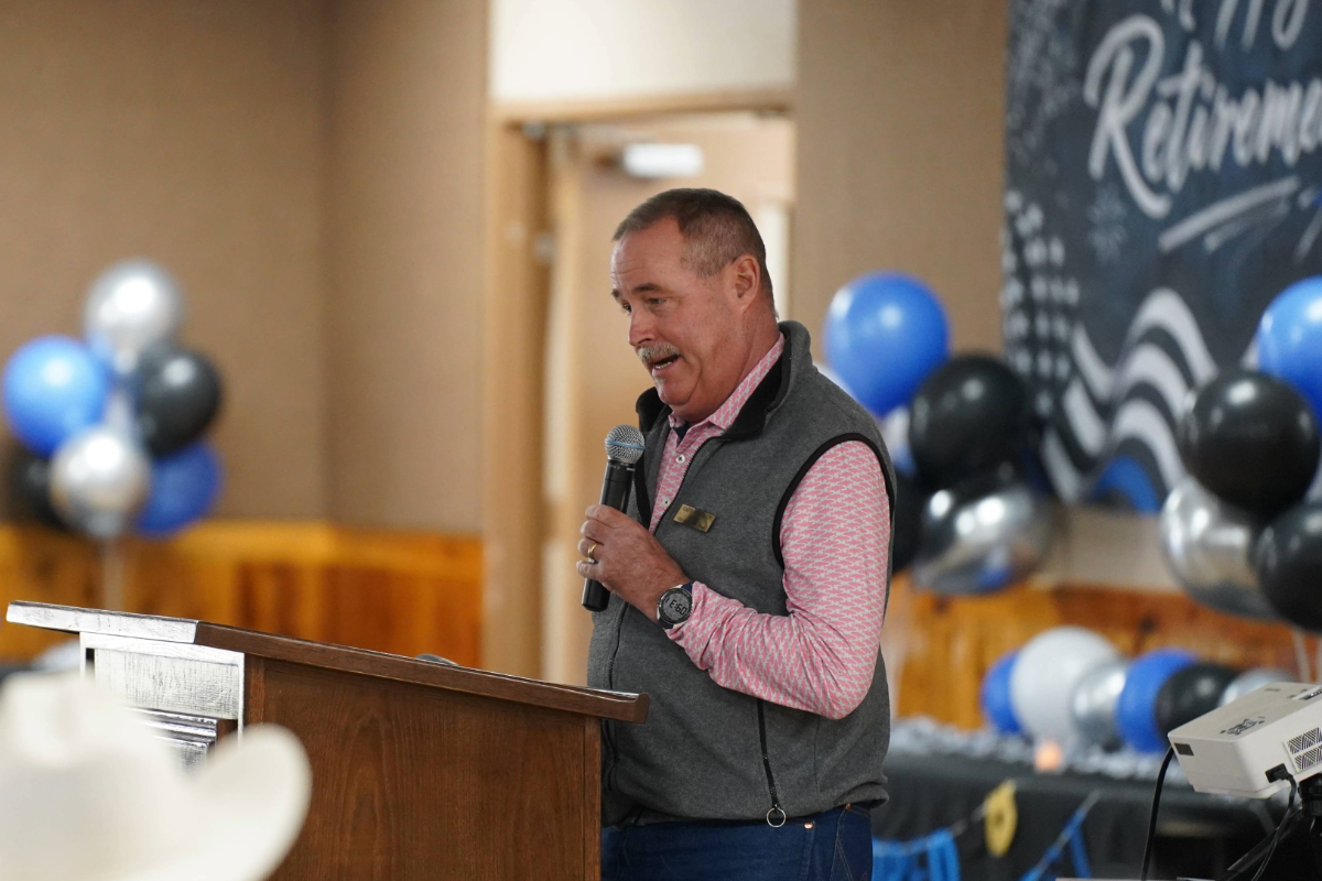 Mayor Wideman at podium by Caden Senn - DailyTrib.com