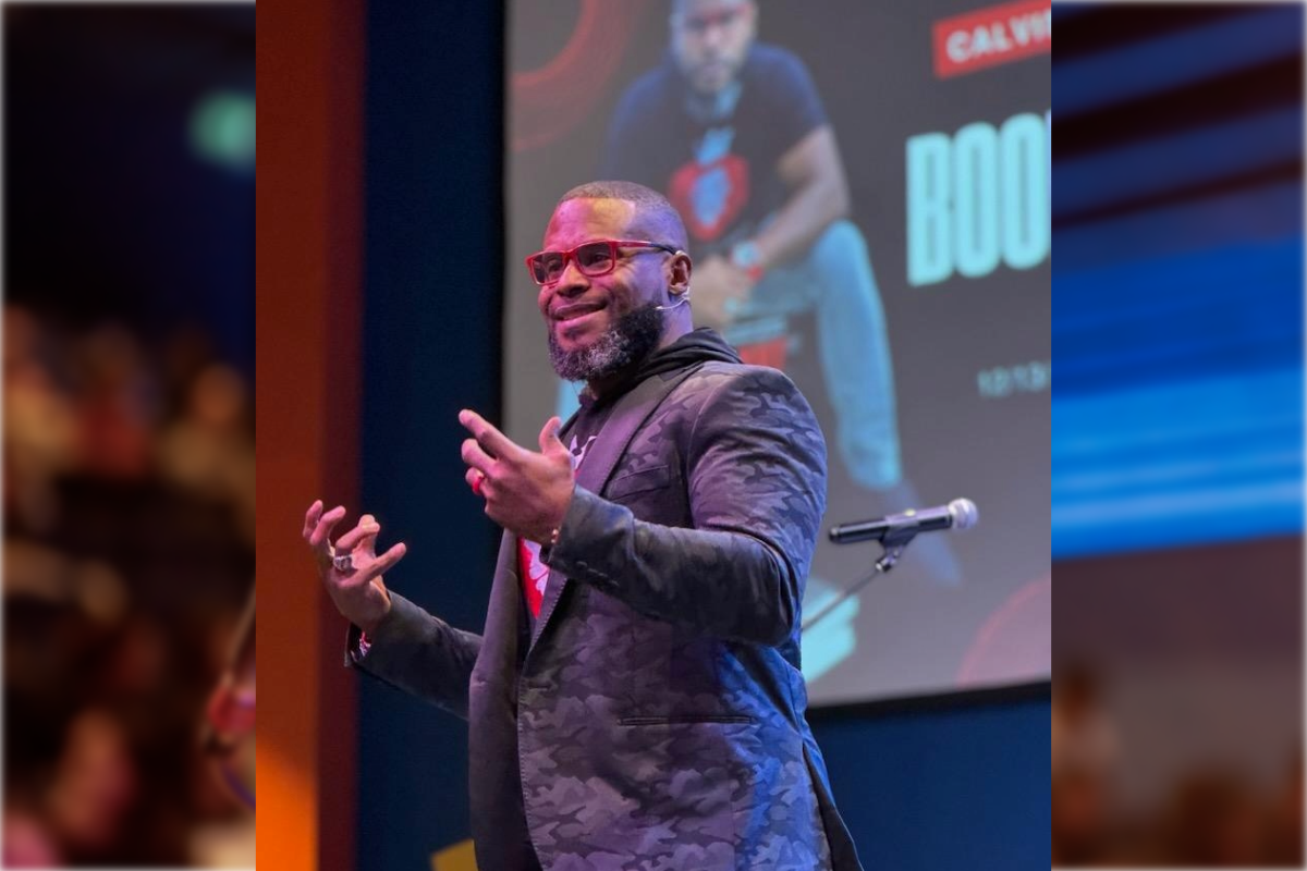 Calvin Richard on stage - DailyTrib.com